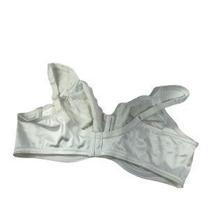 Playtex | Intimates & Sleepwear | Playtex Underwire Bra Style 477 Light ...